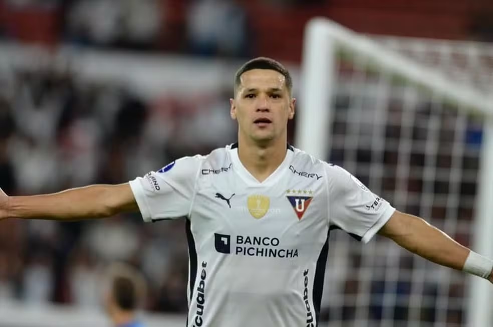 Alex Arce: conheça o paraguaio que foi vendedor até os 25 anos e agora ...